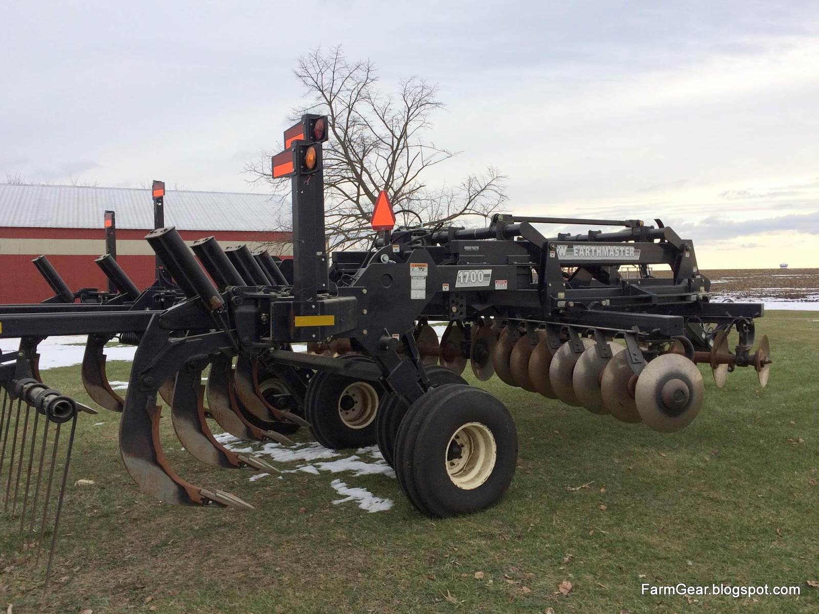 M&W 1700 Earthmaster Disc Ripper