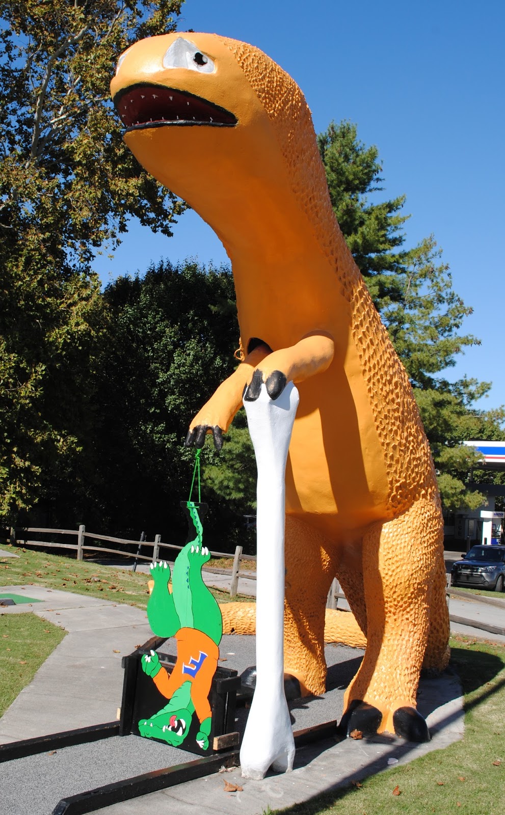 The Carpetbagger: Sir Goony's Mini-Golf