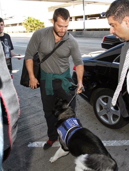 Henry Cavill News: Goodbye Superman: Henry & Kal Fly Out Of Los Angeles
