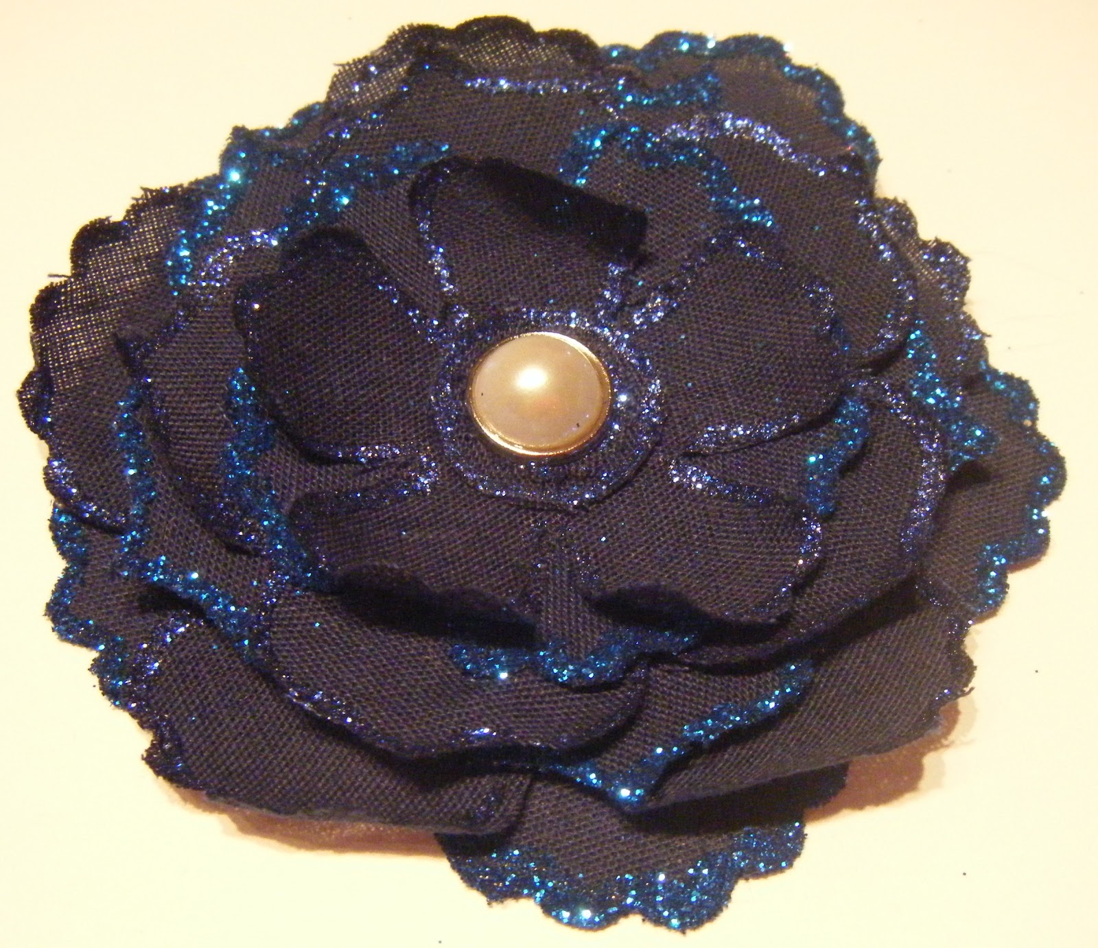 Kate's Krafts: Fun Flowers fabric brooch