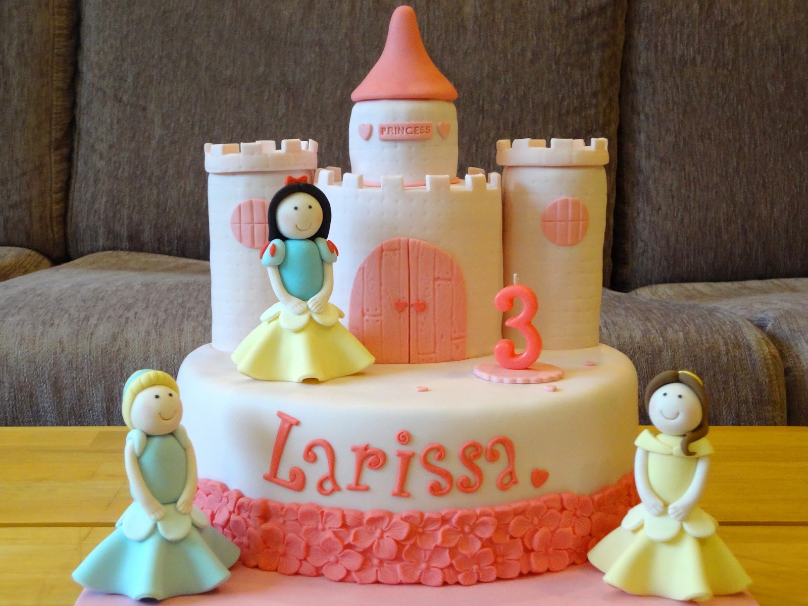 she loves cookie...: happy birthday princess larissa!