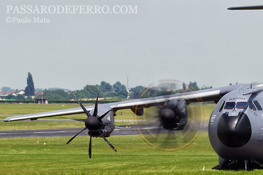 AIRBUS OFICIALIZA ENTREGA DO PRIMEIRO A400M (M1179 - 272PM/2013 ...