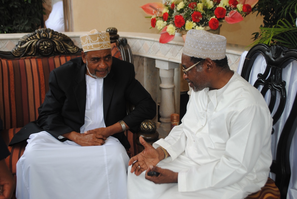 Viongozi washiriki mazishi ya mke wa mbunge wa jimbo la wawi , Hamad ...