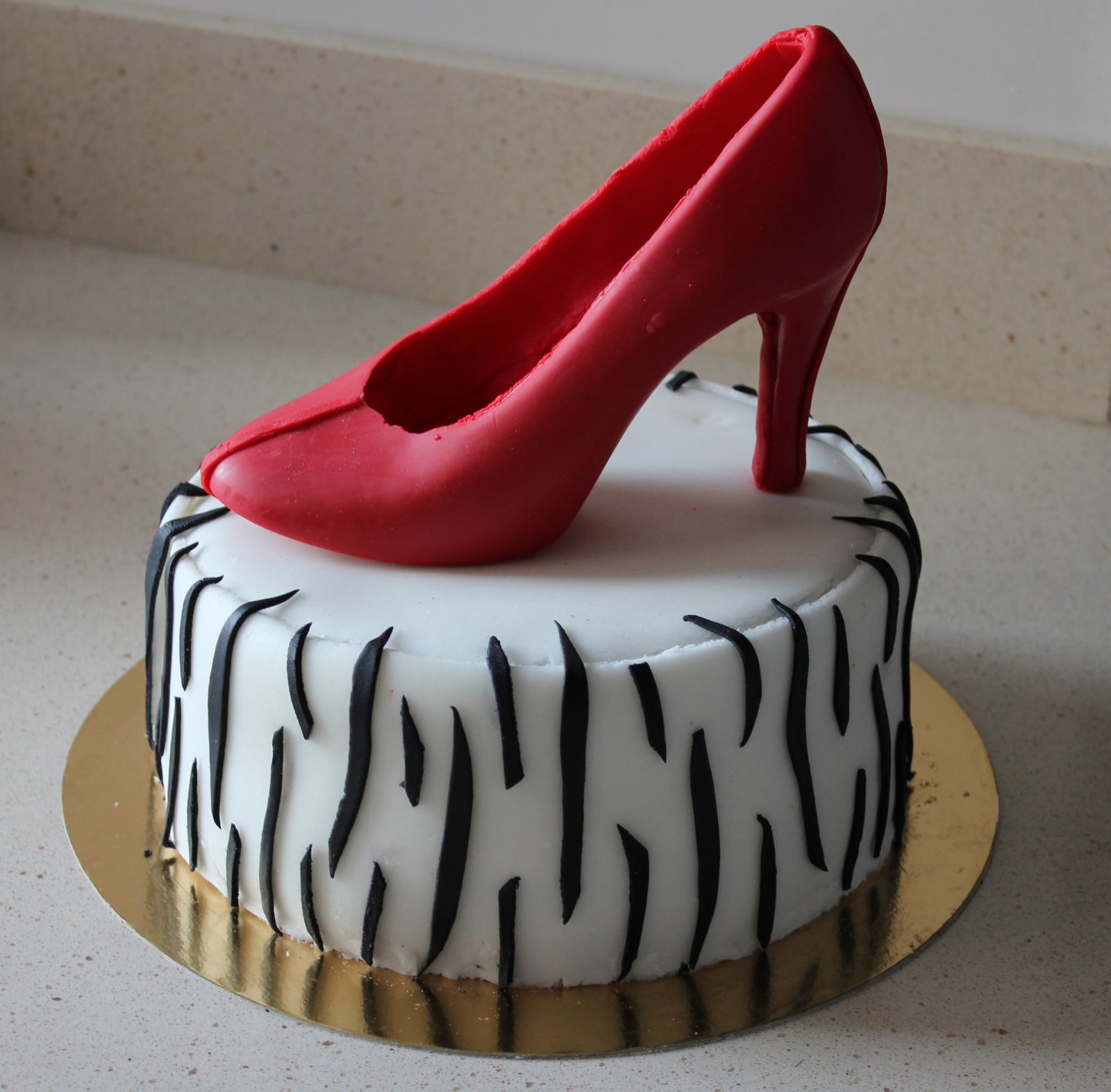 Cupcake Lovers in Paris: Shoe Cake