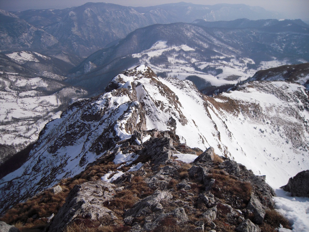 Nefertari Claire: 2011 - Colindand muntii nostri in luna lui Germanar ...