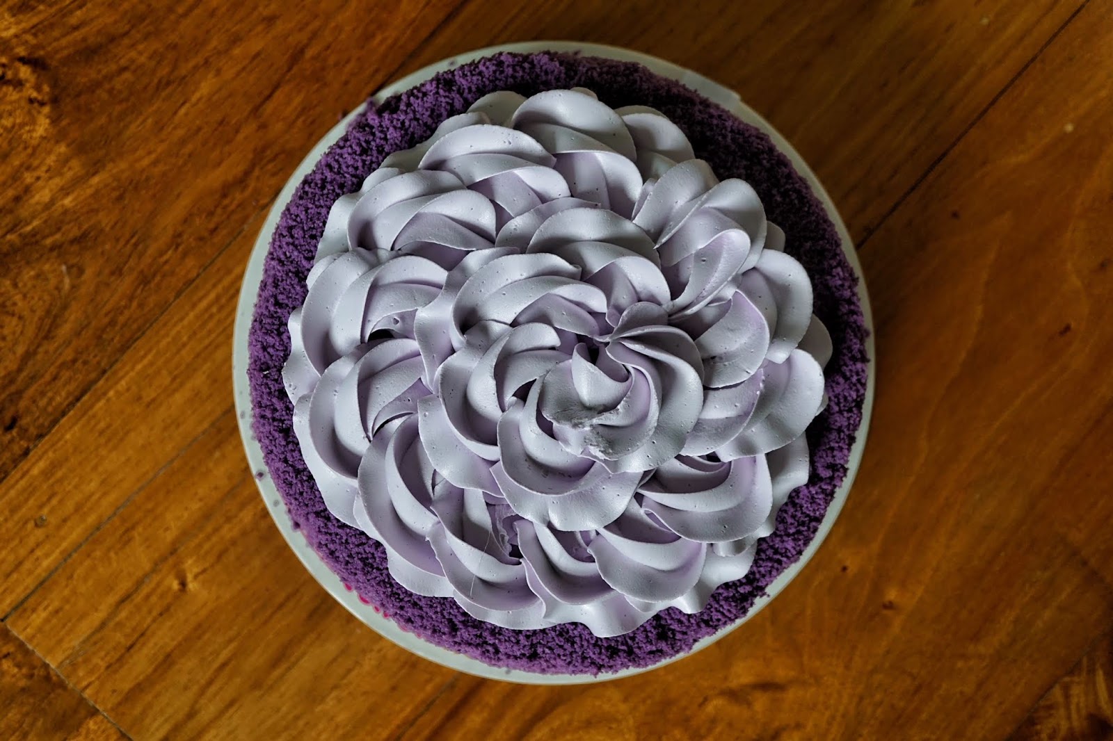 What Mary Loves: New Treat: Cara Mia's Classic Ube Cake
