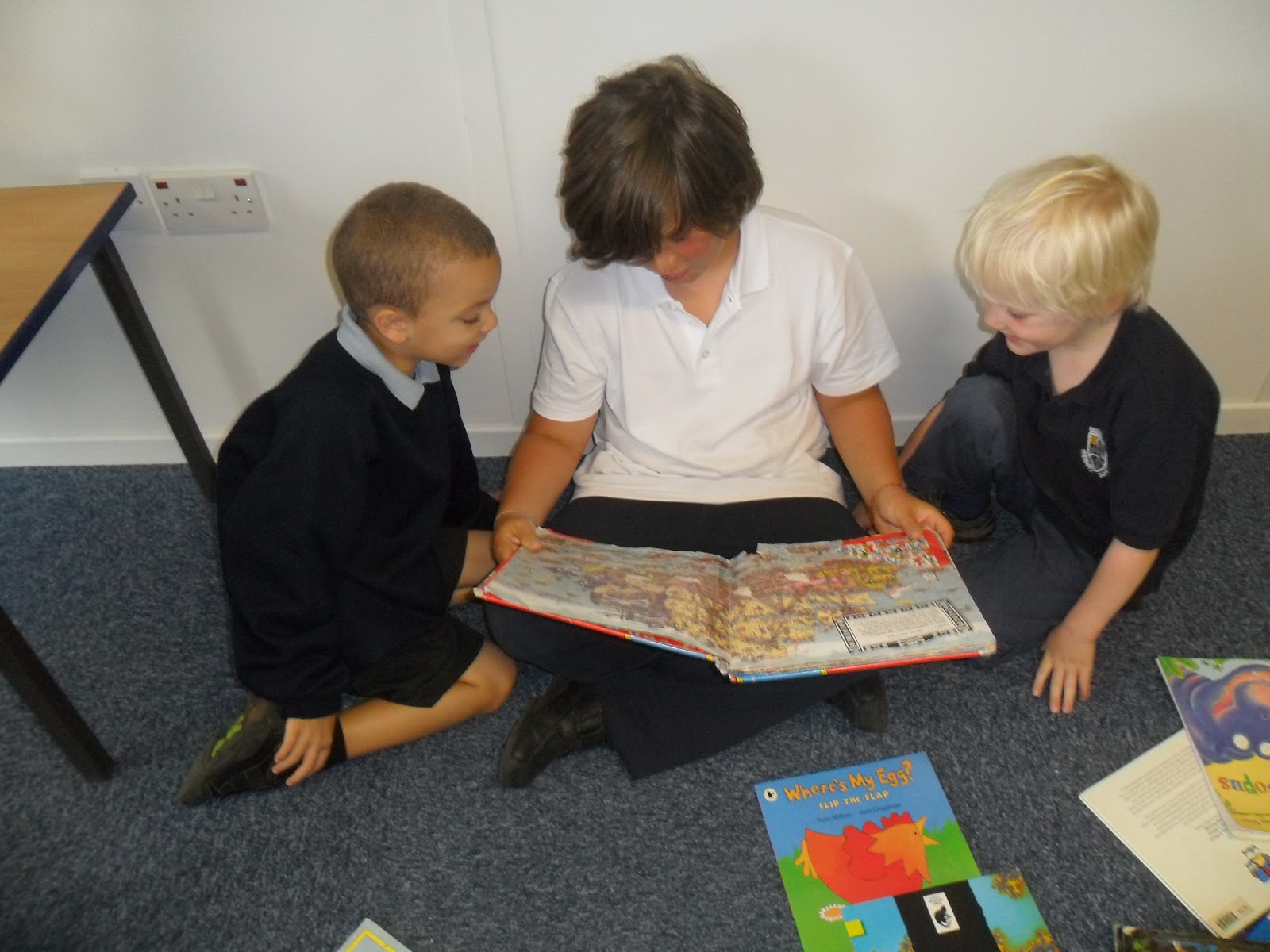 Begbrook Primary School Year 1: Reading with our buddies!
