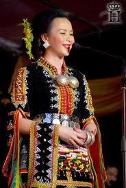 Tamparuli Sabah: Traditional Costume For The Kadazans Dusun