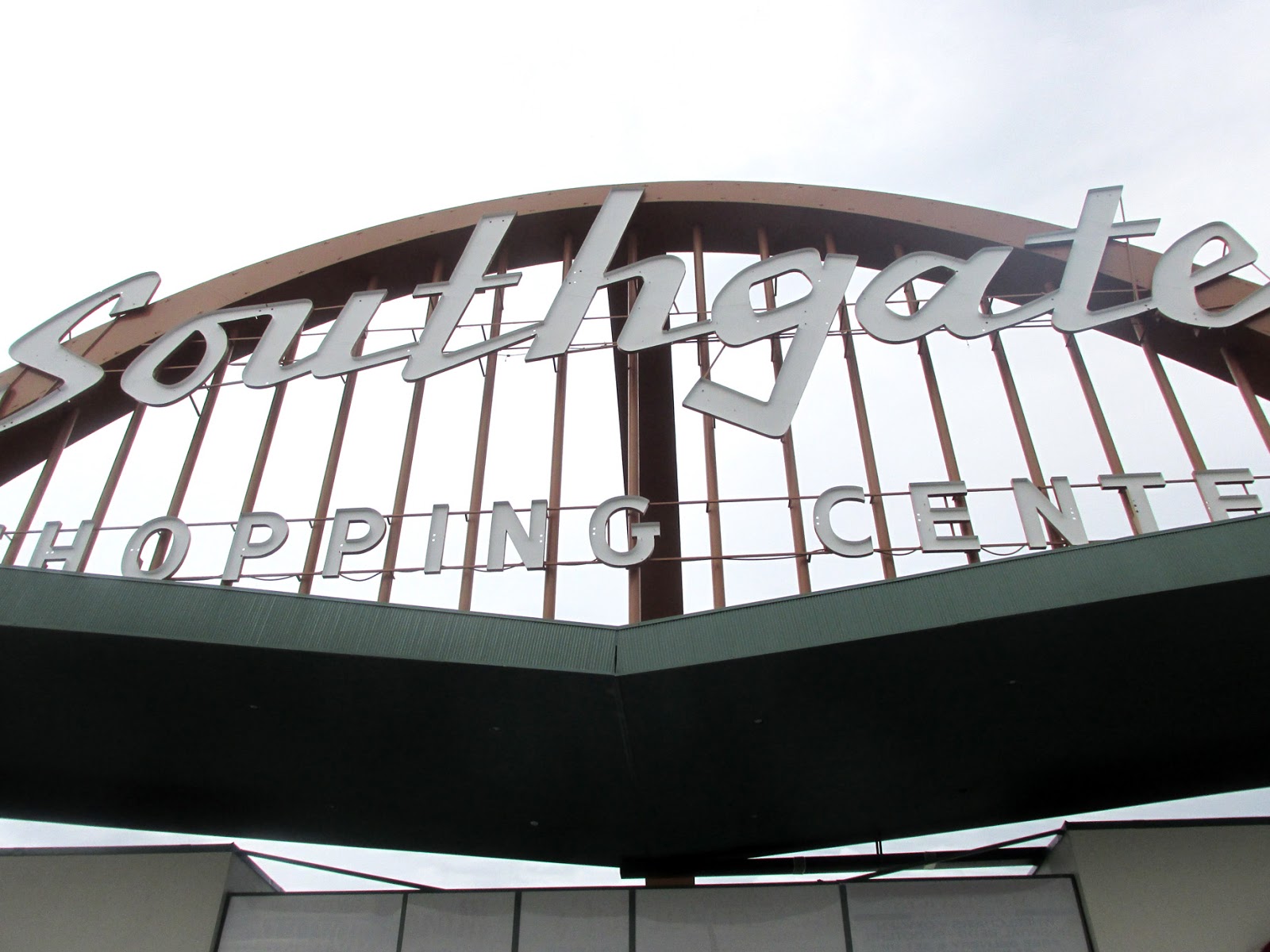 Eccentric Roadside: Now you've seen a mall: the retro-tastic Southgate ...