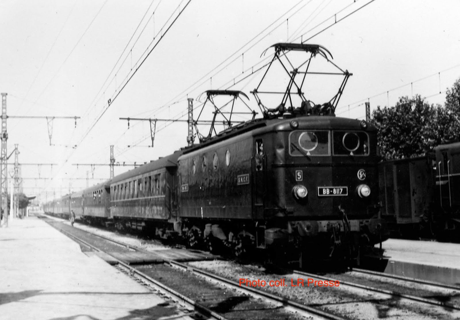 Loco-Revue: Piko produira bien une BB 8100 en H0