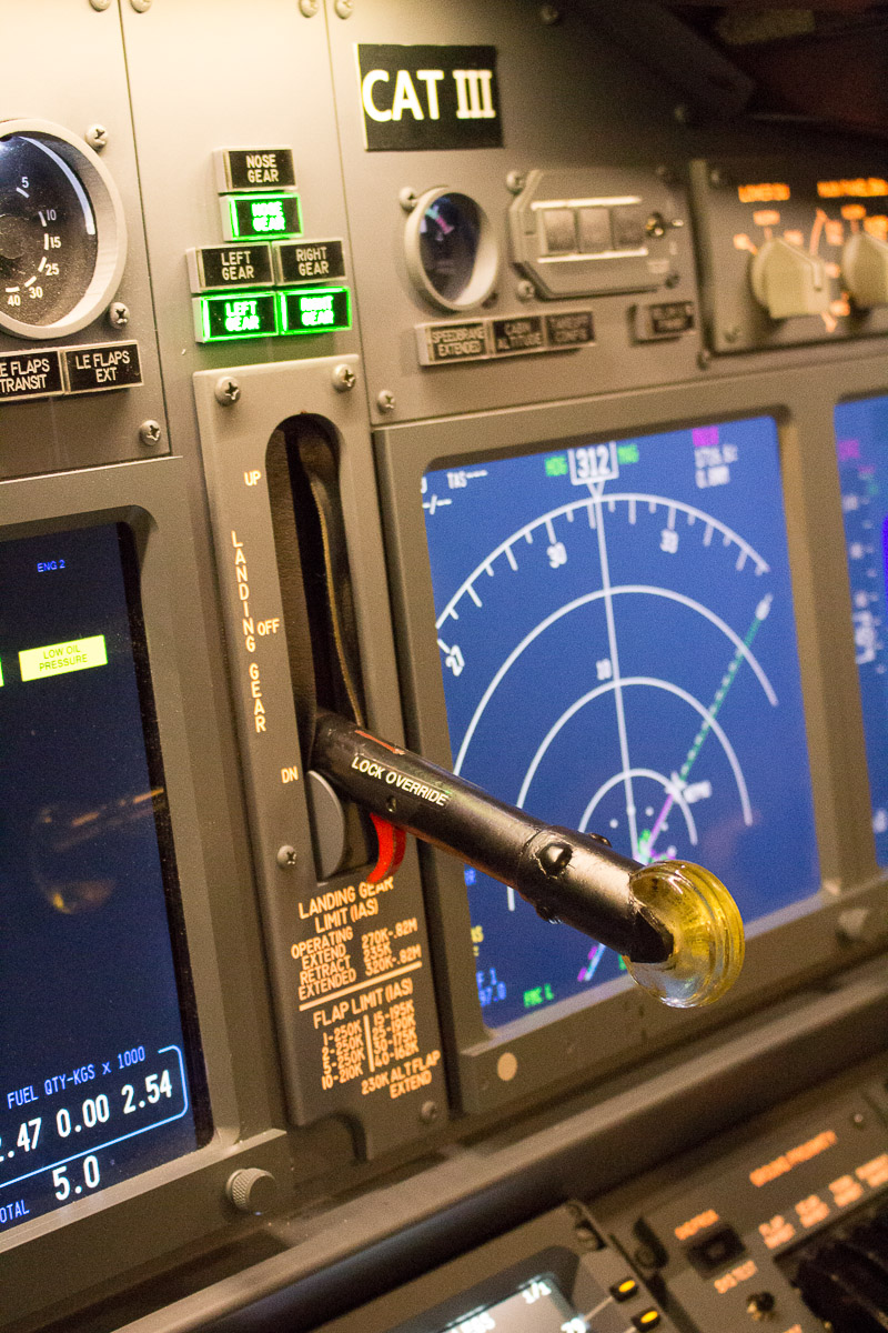 Boeing 737.800 simulator: Original B 737 NG Gear Lever installed