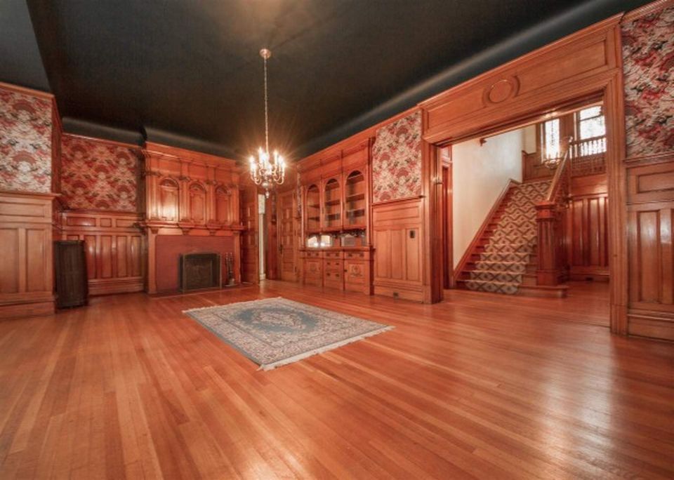 Sweet House Dreams: 1877 Italianate Mansion in Davenport, Iowa
