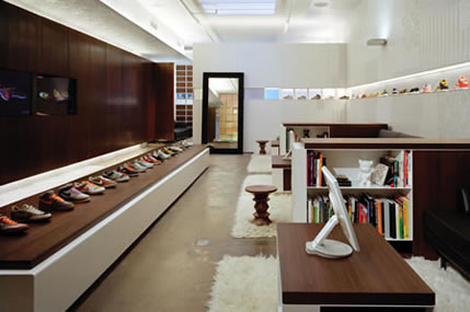 Kontraktor Interior Surabaya Sidoarjo: desain toko sepatu minimalis