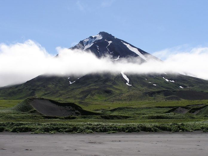 The eruption of the volcano Cleveland in Alaska