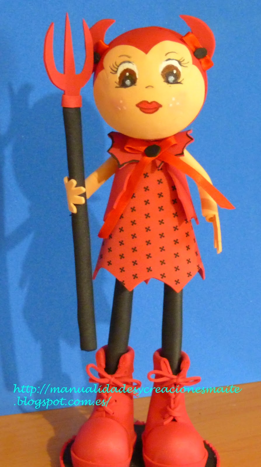 Manualidades y Creaciones Maite F.: Fofucha Diablilla para halloween