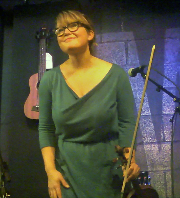 CONCERT OVERLOAD: Concert #675 - Sara Watkins at McCabe's Guitar Shop ...