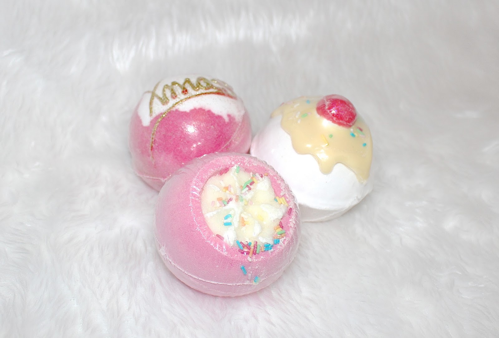 aleelily | Beauty and lifestyle: Bomb Cosmetics Berry Xmas Cracker Gift Set