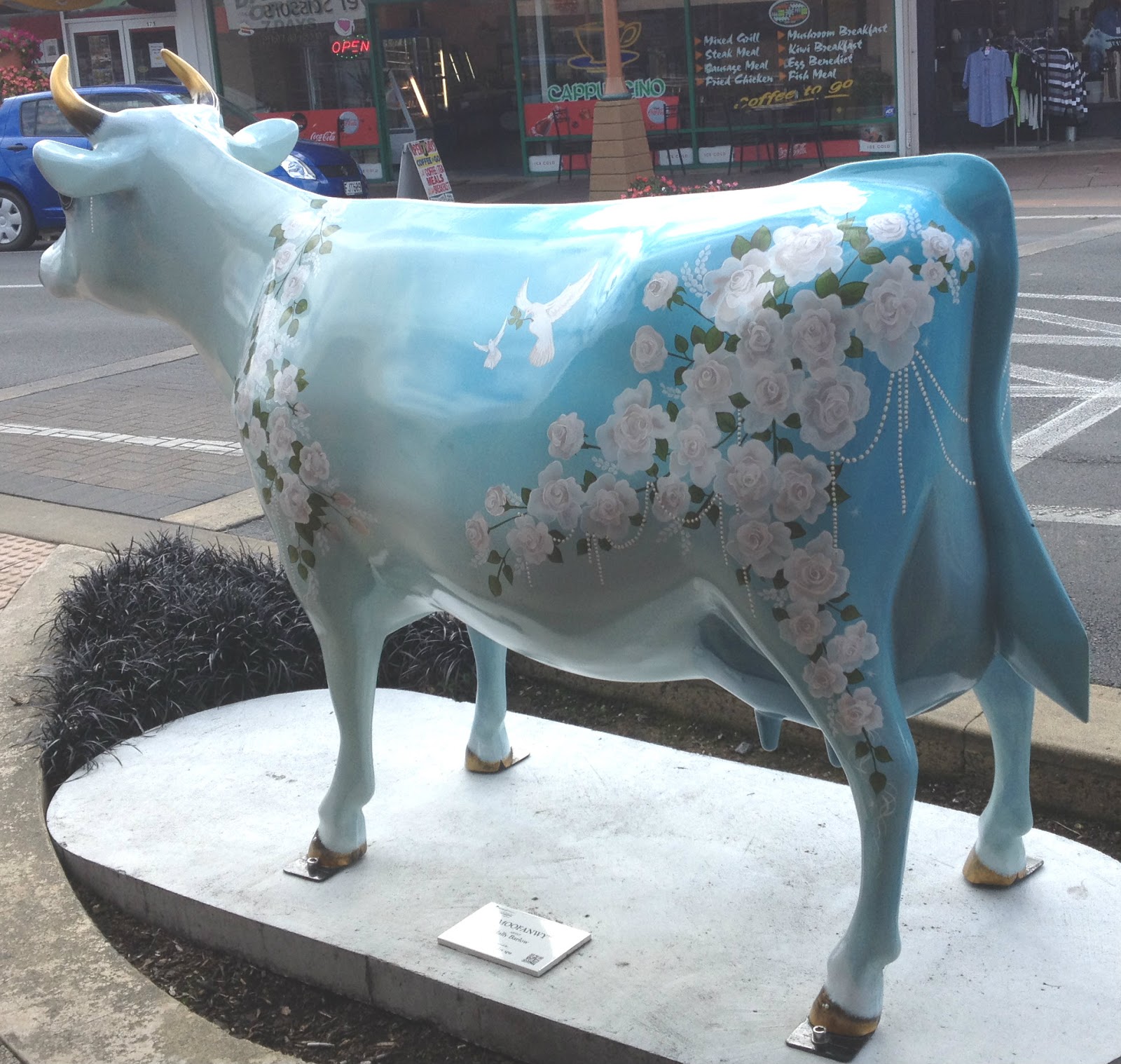 Roses, Lace and Brocante: Blue cows in Morrinsville