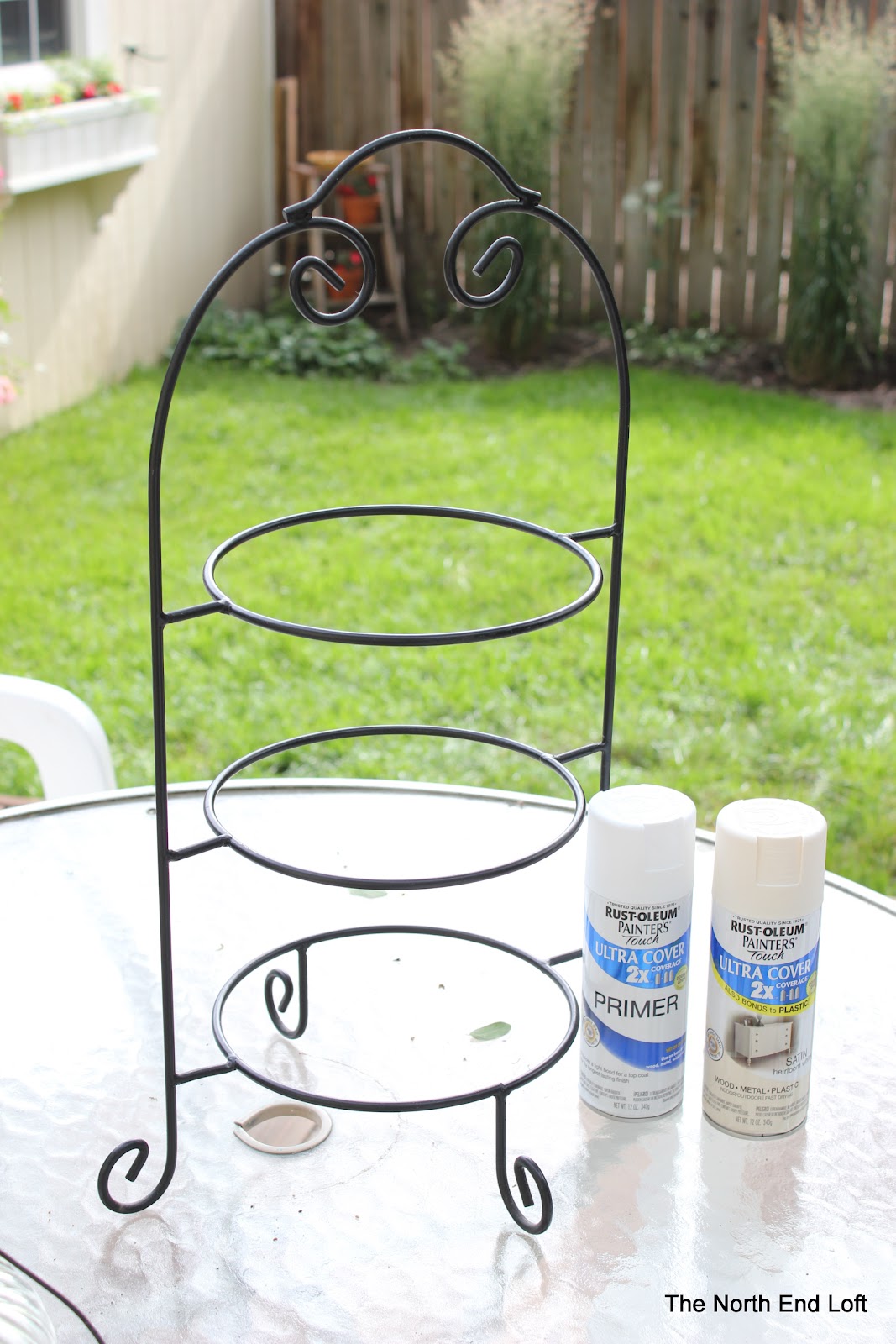 The North End Loft: Chicken Wire Plate Stand