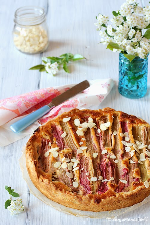 Knjiški Moljac u špajzu: Rabarbara frangipane tart