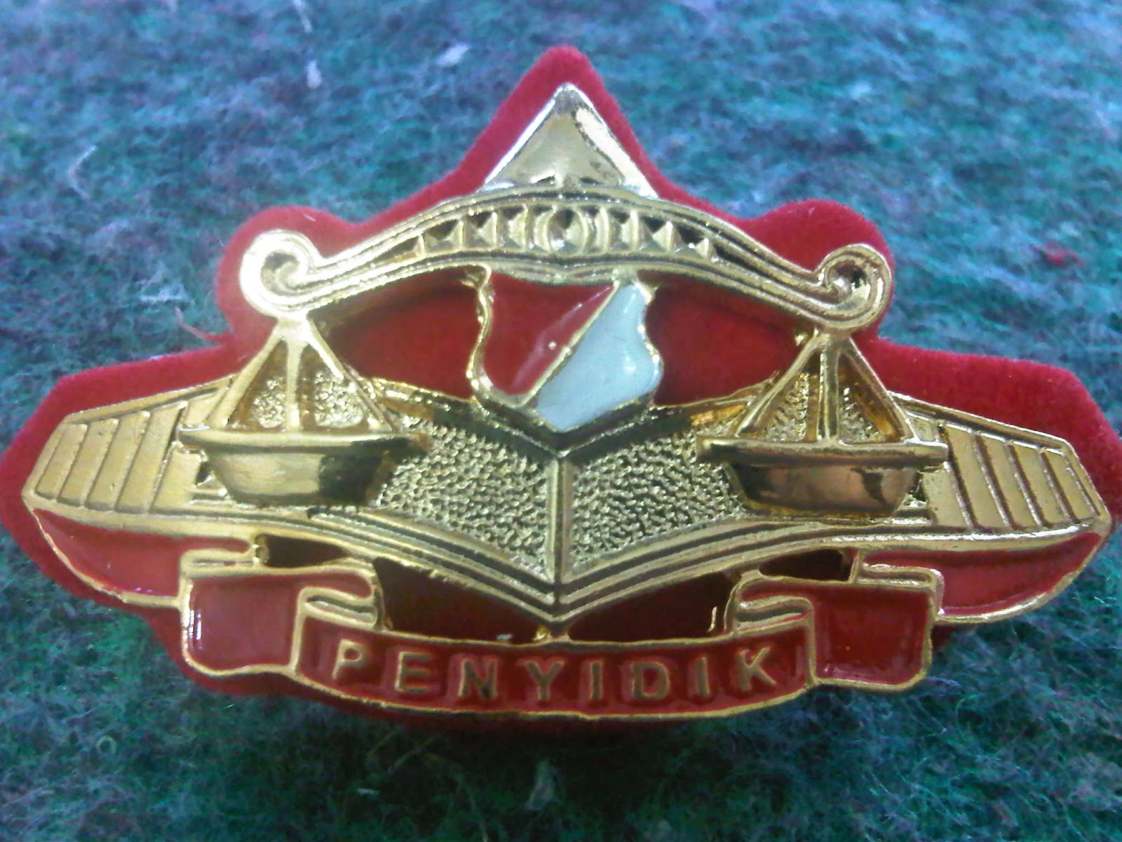 - MENJUAL PERLENGKAPAN POLRI