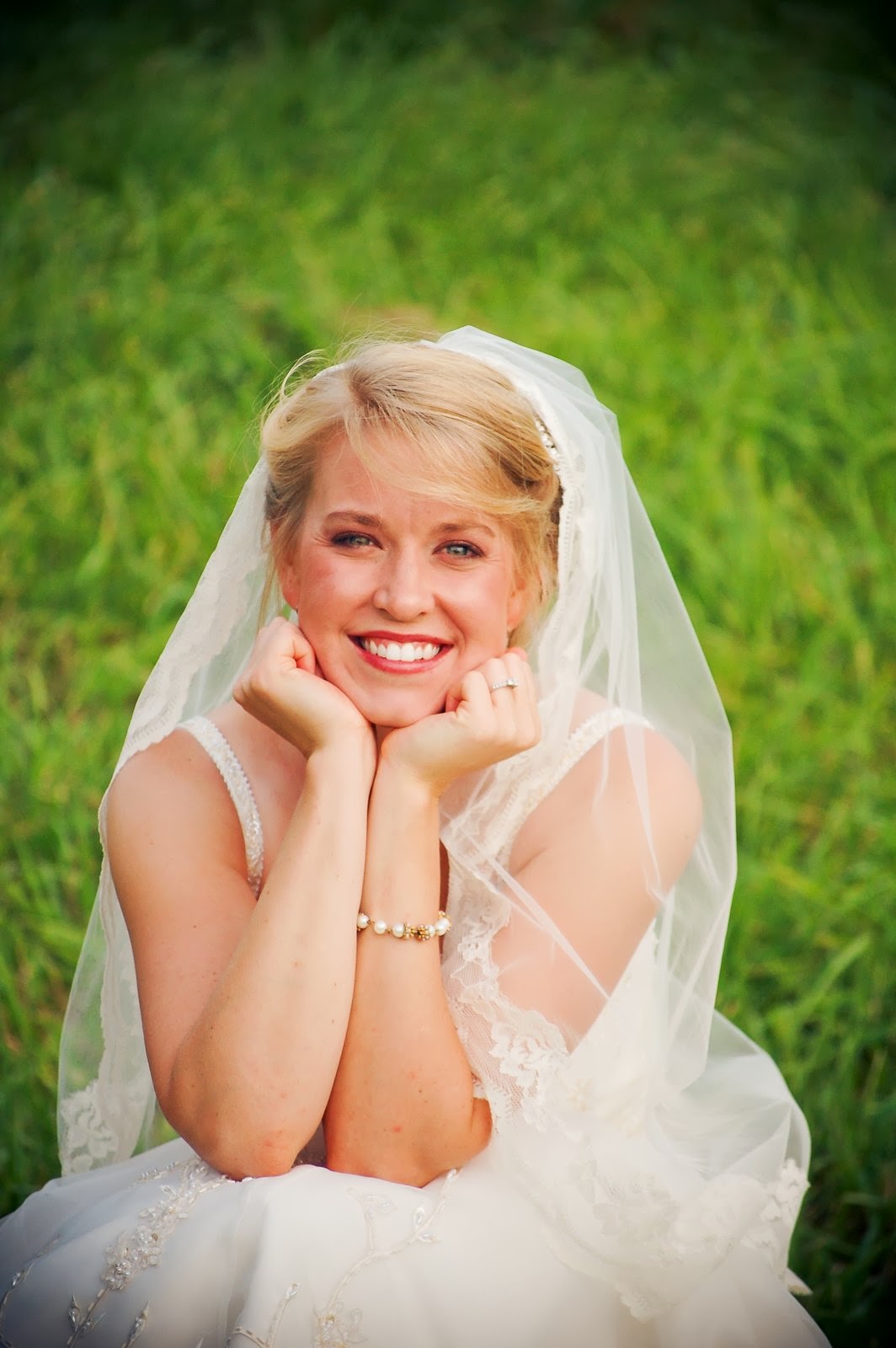Ruthie Photography: Stunning Bride- Beverly Sheehan