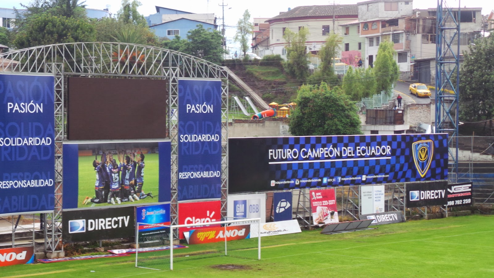 lucalovesfootball: ESTADIO GENERAL RUMIÑAHUI