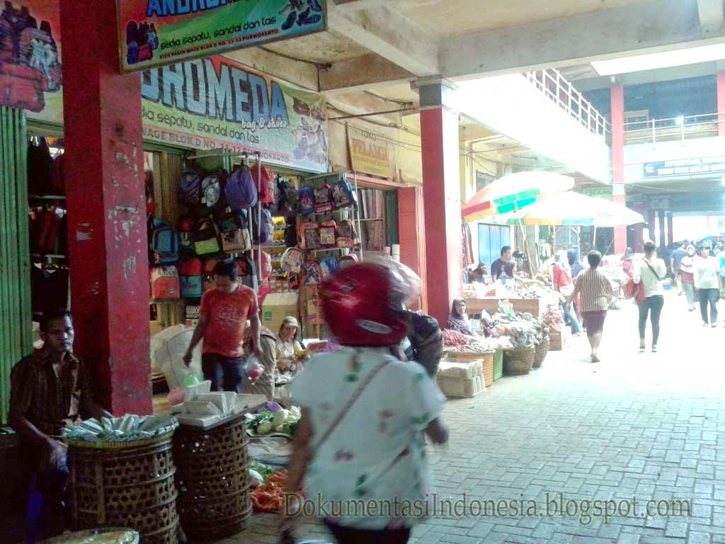 Pasar Wage Purwokerto 7 Februari 2015 | Dokumentasi Indonesia