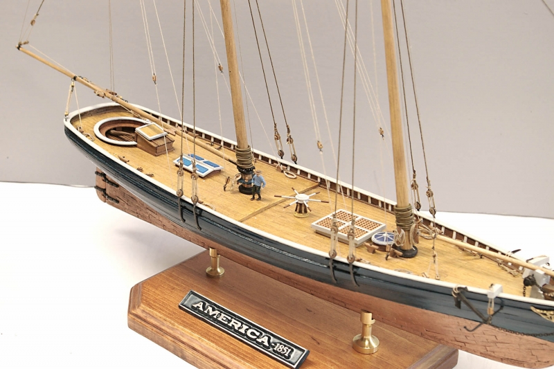 Corabii din lemn: Yahtul America de la Mamoli