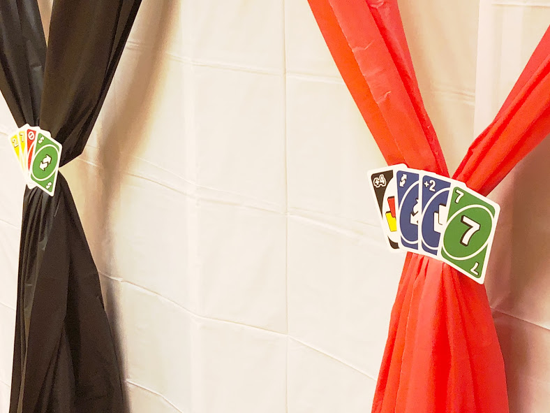 DIY Party Mom: Super Easy Game Night Backdrop