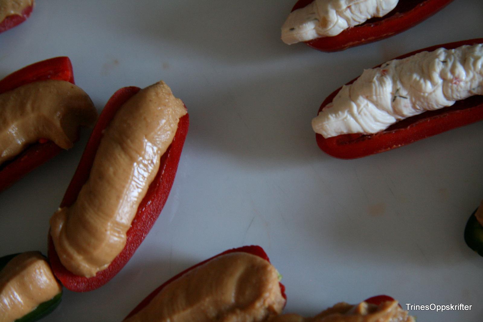 Trines Oppskrifter: Atomic Buffalo Turds - med pikantost og peanutbutter