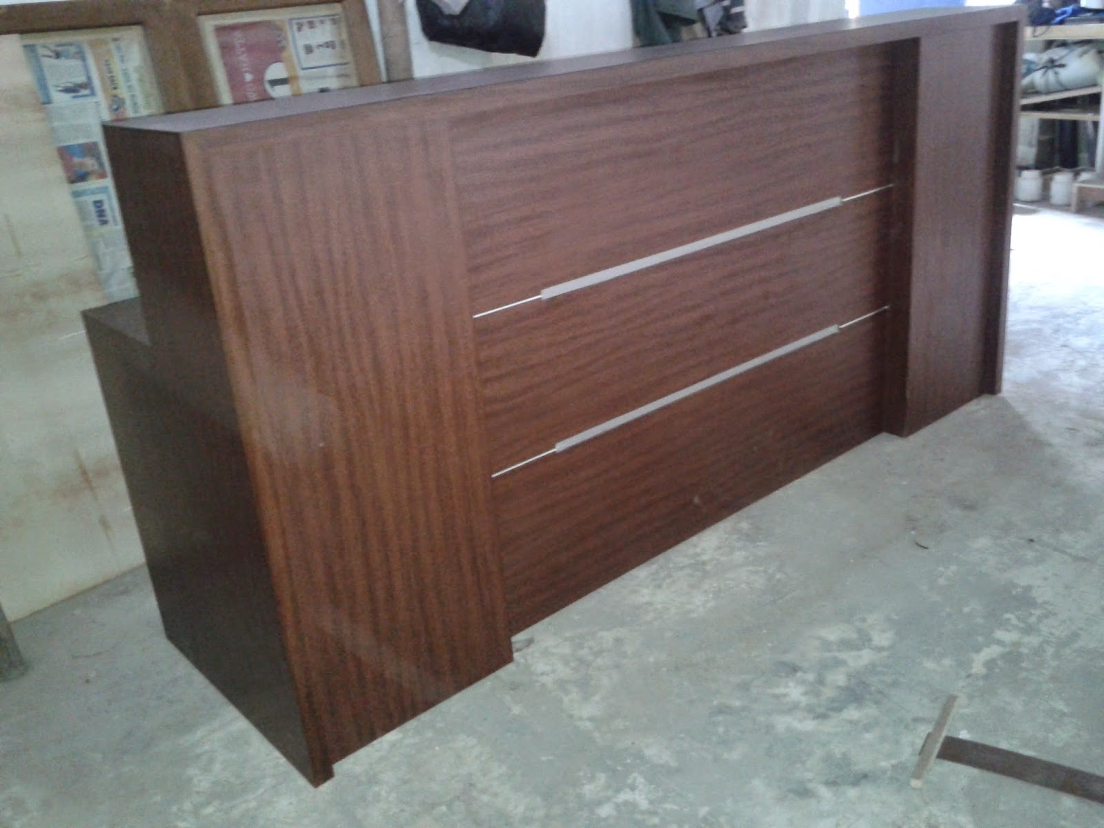 interior design & specialist meja kasir: meja front office