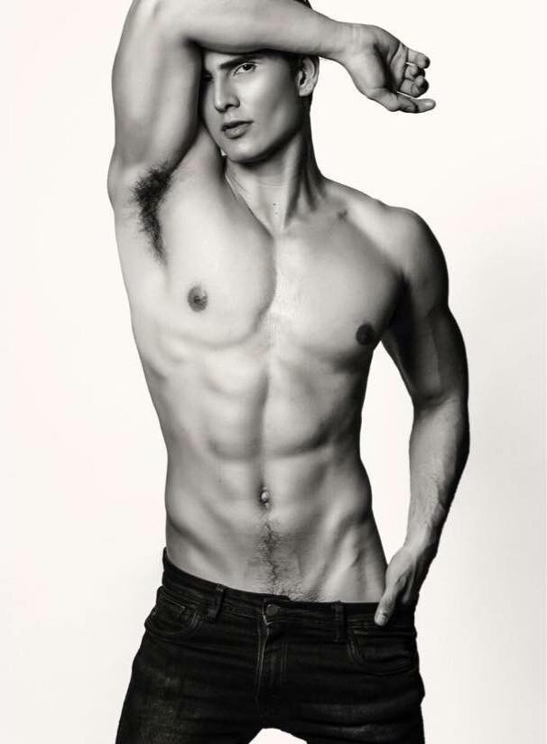 Man Central: Clint Karklins: Shirtless