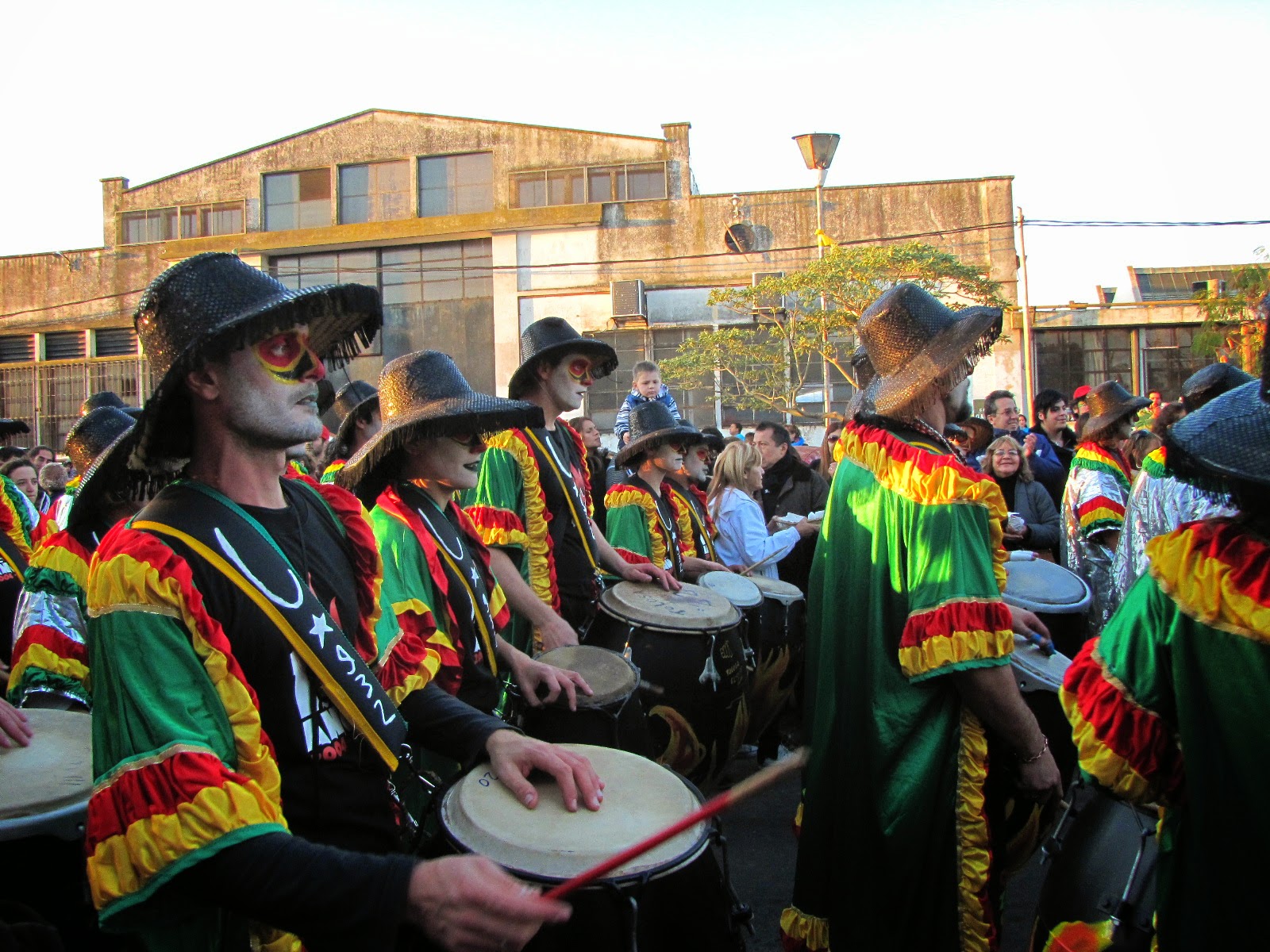 Lonjas 932 Comparsa Candombe afro-uruguayo de Tolosa - La Plata ...