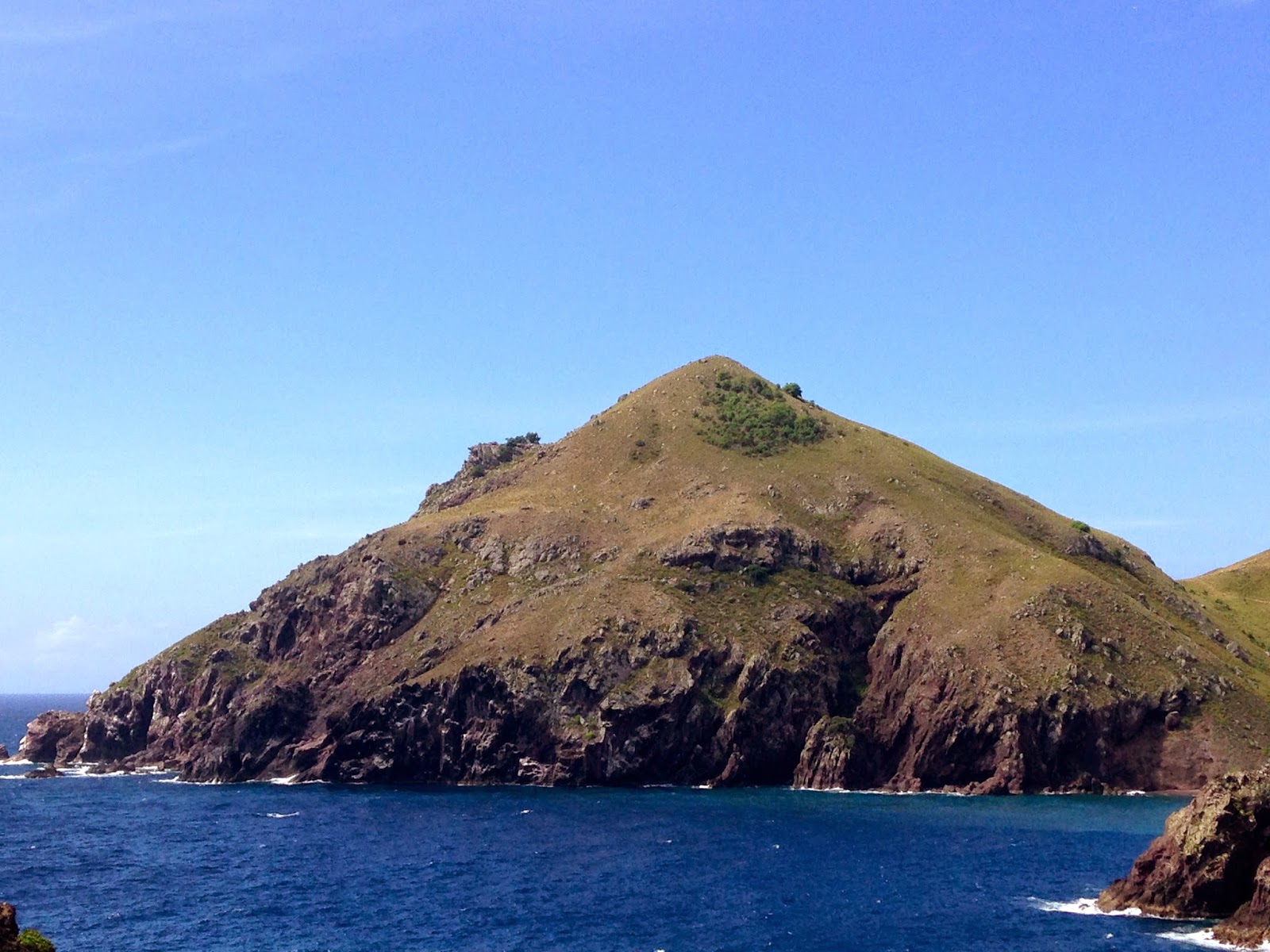 As the Crowe Flies (and Reads!): Exploring Saba From The Bottom, Down