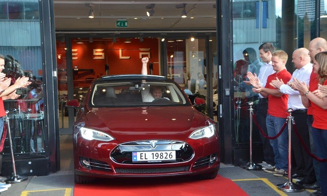 First Tesla Model S arrived in Europe | Carsfresh