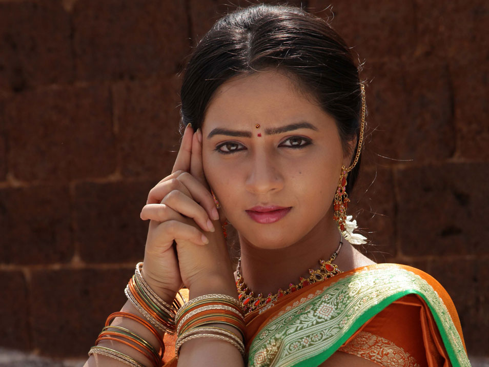 Nisha Shah Actress Cute Photo Pictures Gallery | South Wood Gallery