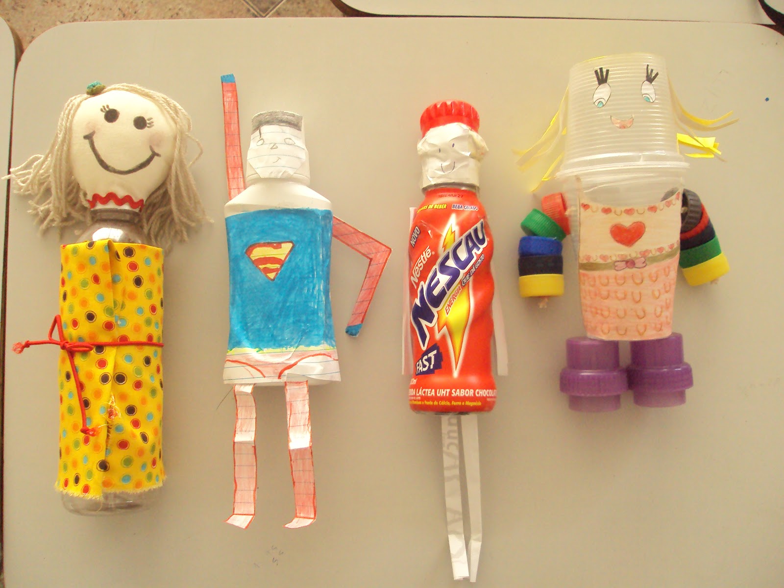 Boneco Com Material Reciclável - RETOEDU