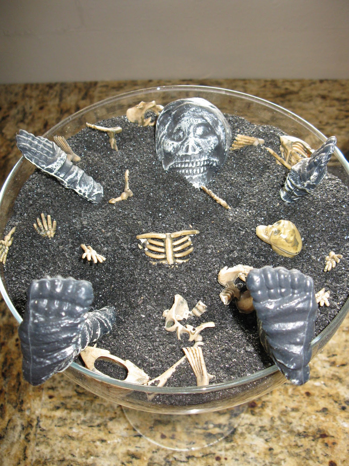 What You Make it...: Day 14 of 31 Day Spooktacular- Skeleton Centerpiece