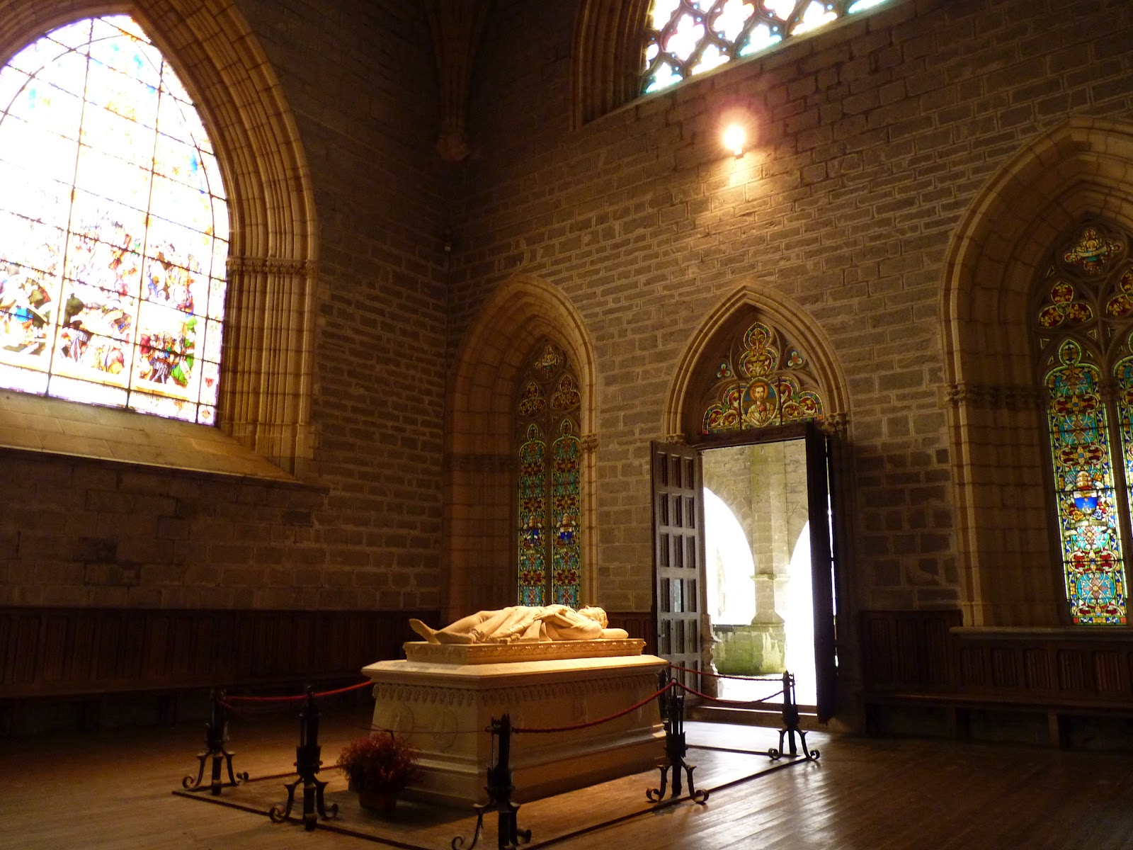 Compostelle-Santiago !: Les chaines de la Collégiale royale de Roncevaux.