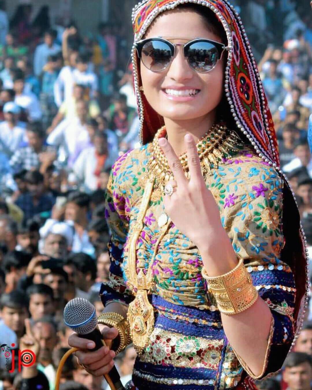 Geeta Rabari New Photos | HD Photos - HD Wallpaper