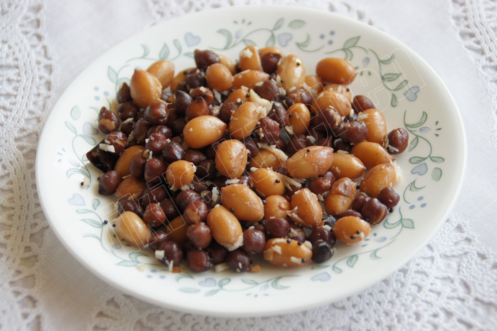 Viki 's Kitchen: Groundnut chickpea sundal