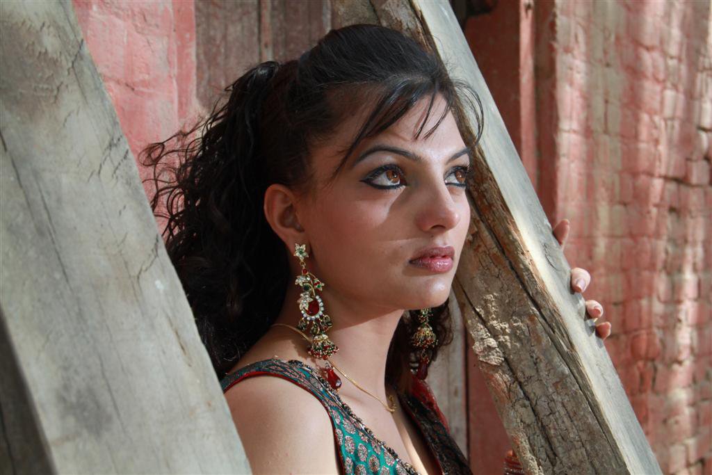 bollywood2hollywoodpro.blogspot.in: Jaismin jassi Punjabi singer Model ...