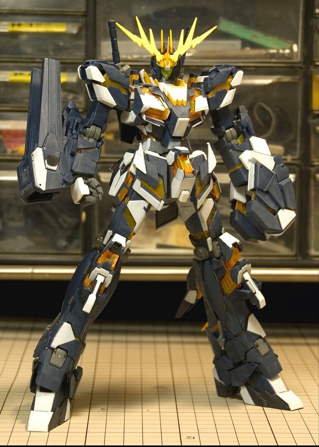 Custom Build: MG 1/100 "Full Armor" Banshee