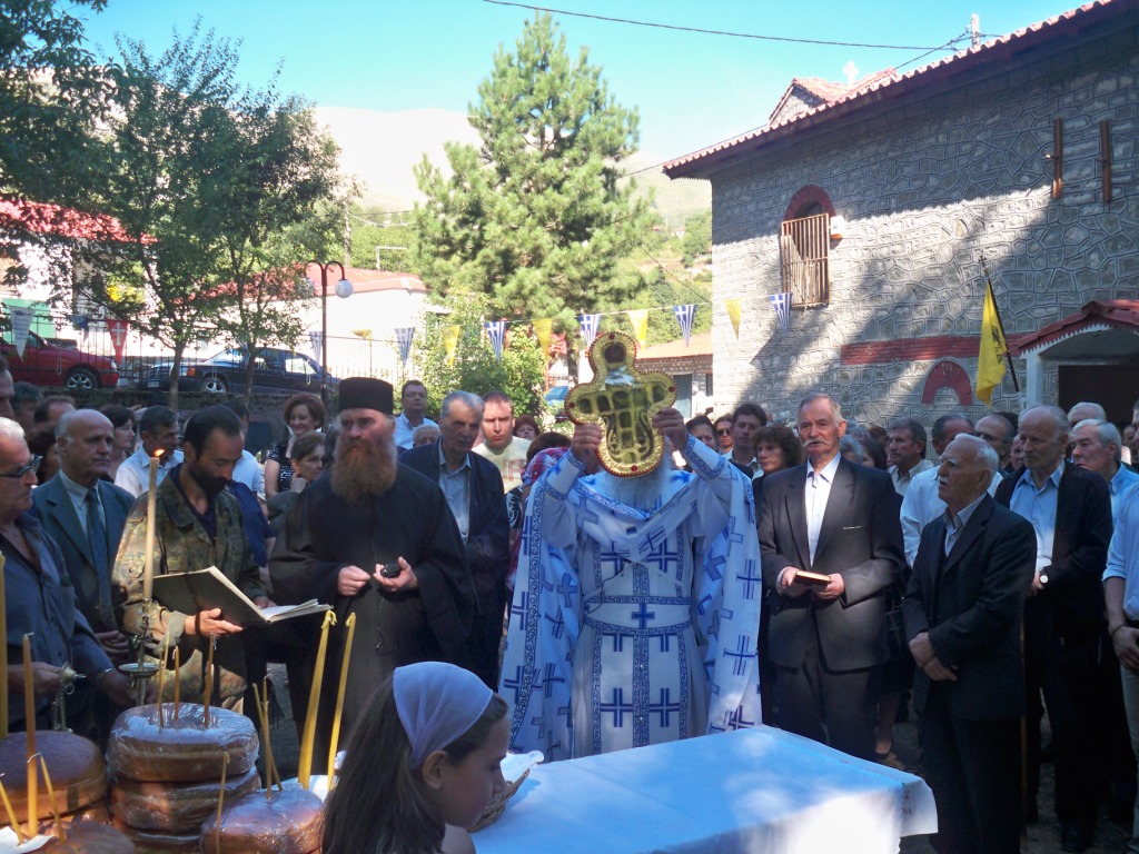 ΤΡΟΒΑΤΟ ΕΥΡΥΤΑΝΙΑΣ: Η ΥΨΩΣΗ ΤΟΥ ΤΙΜΙΟΥ ΣΤΑΥΡΟΥ ΣΤΟ ΤΡΟΒΑΤΟ