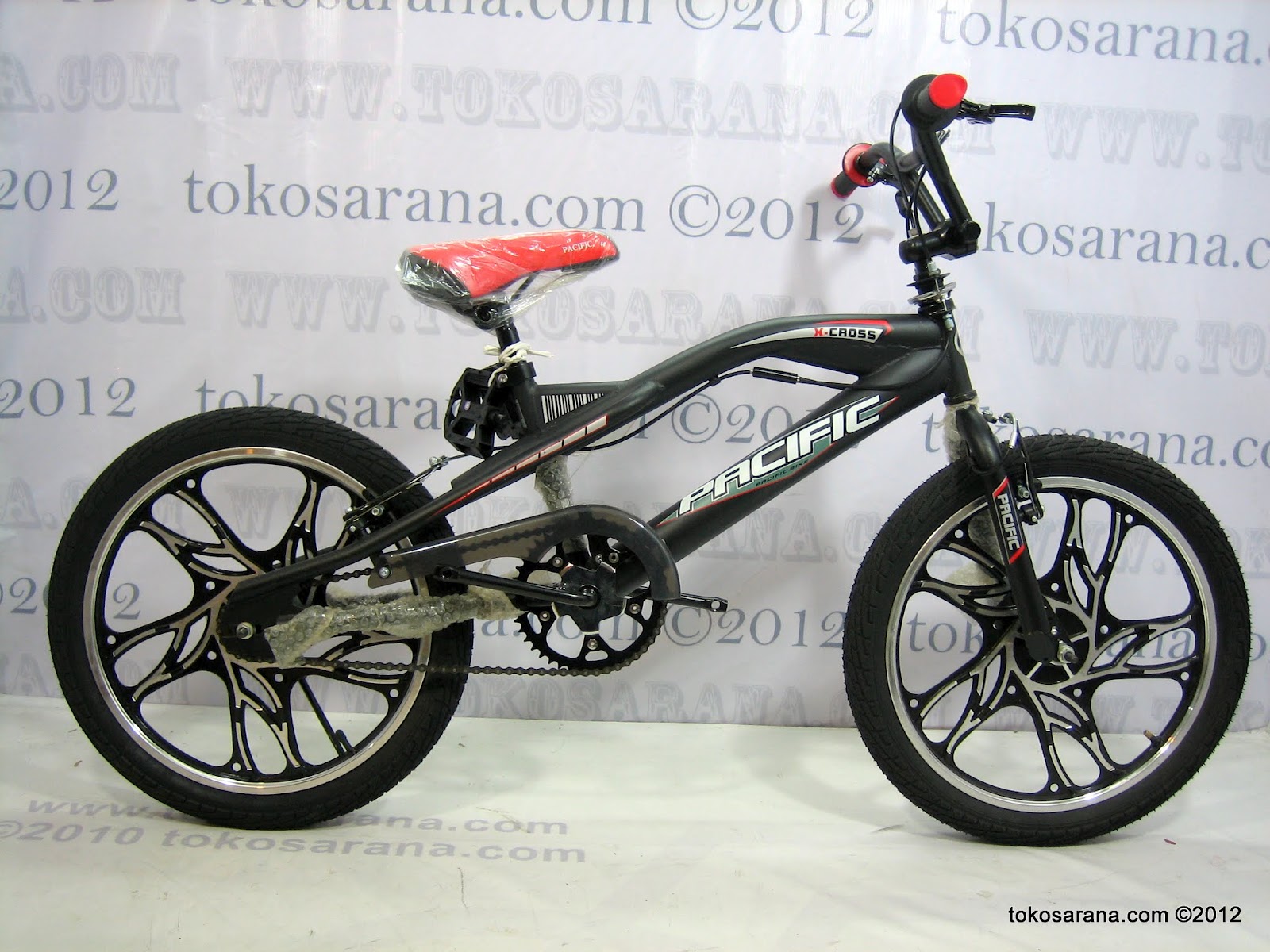 Clearance Sale: Sepeda, Mainan Anak dan Perlengkapan Bayi: Sepeda BMX ...