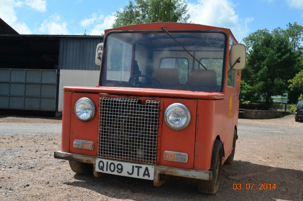 Maximum Mini: Postman Pat's car exists - and is Mini based