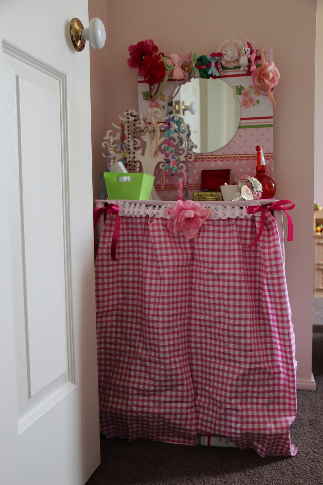 What do you do all day?: DIY dressing table