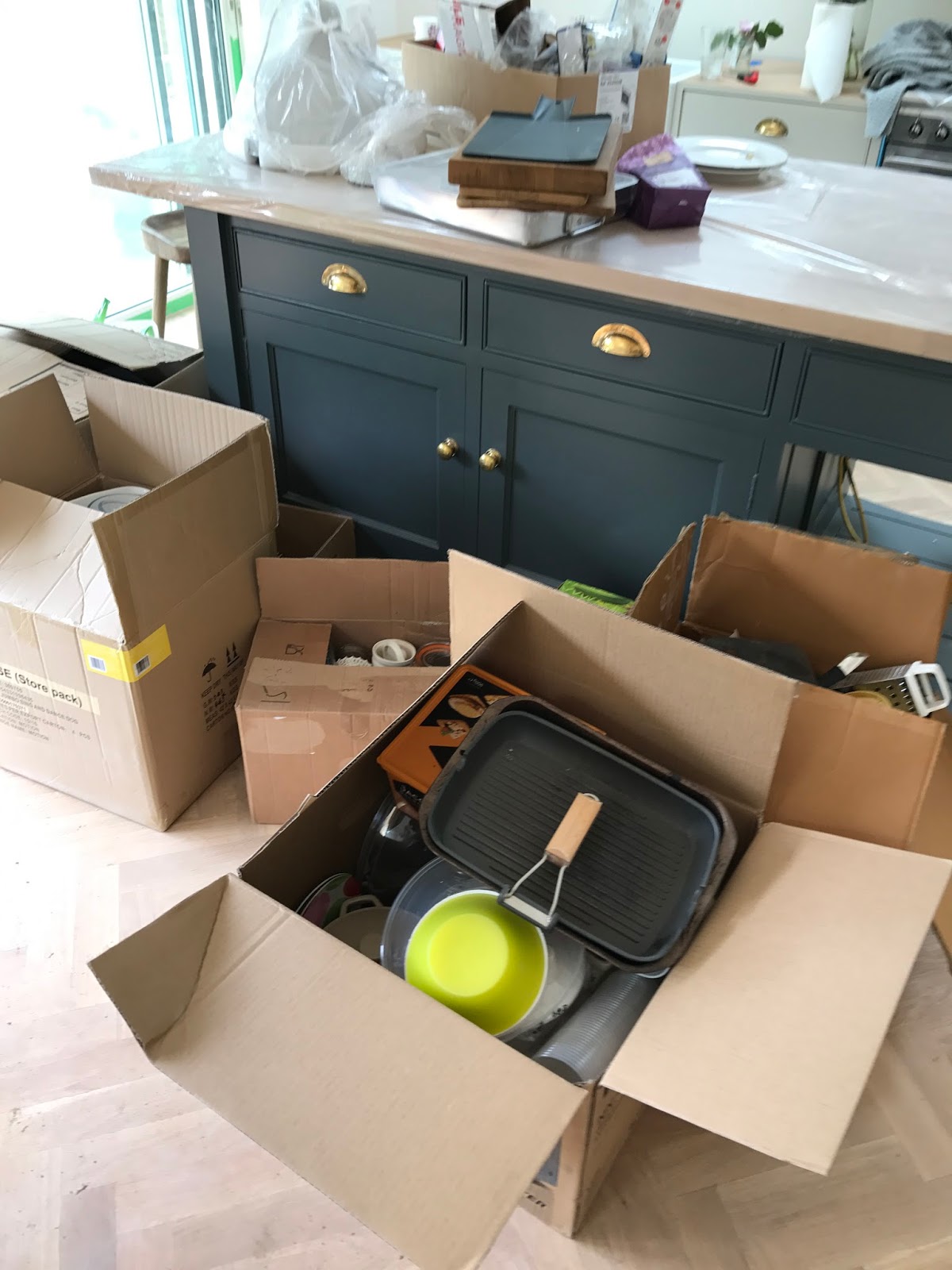 Project House - The Kitchen - Roses and Rolltops