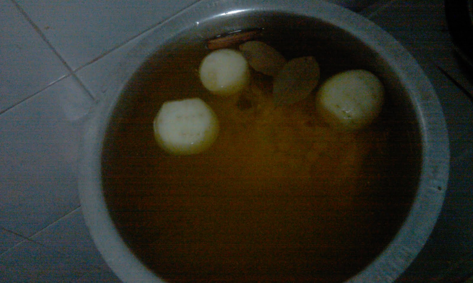 ChiliAndSaffron: Kaleh Pacheh (Sheep Head and Feet Soup)